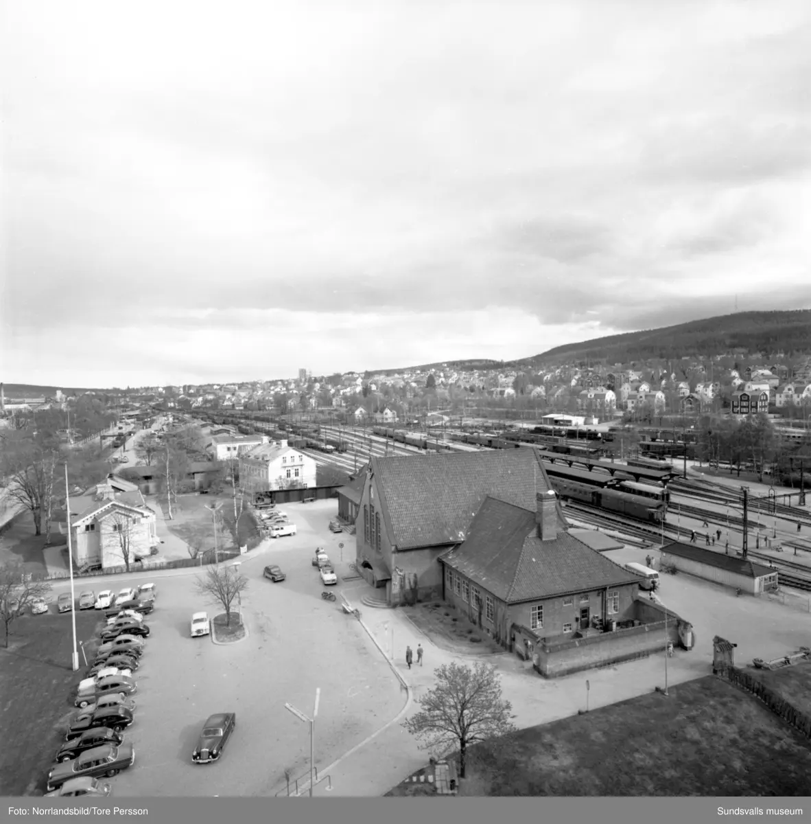 Utsikt över Sundsvalls centralstation. - Sundsvalls museum / DigitaltMuseum
