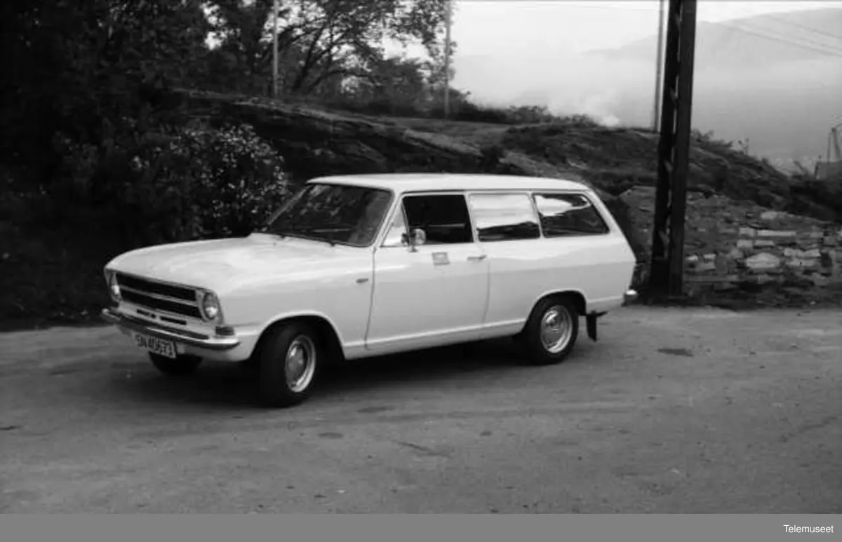 Biler - Norsk Teknisk Museum / DigitaltMuseum