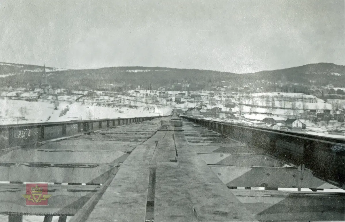 Vingnesbrua på Lillehammer under oppbygging i perioden 1930-1934 ...