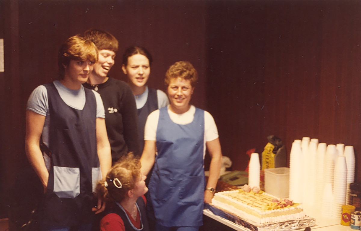 Bursdagen til Nils Gunnar Gundersen feires med kake på QP ...