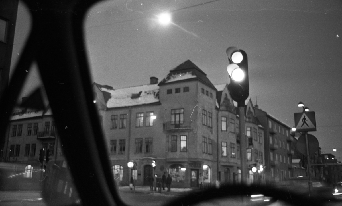 Plan för stoppljus 8 nov 1968 Gata med stoppljus i Örebro stad ...