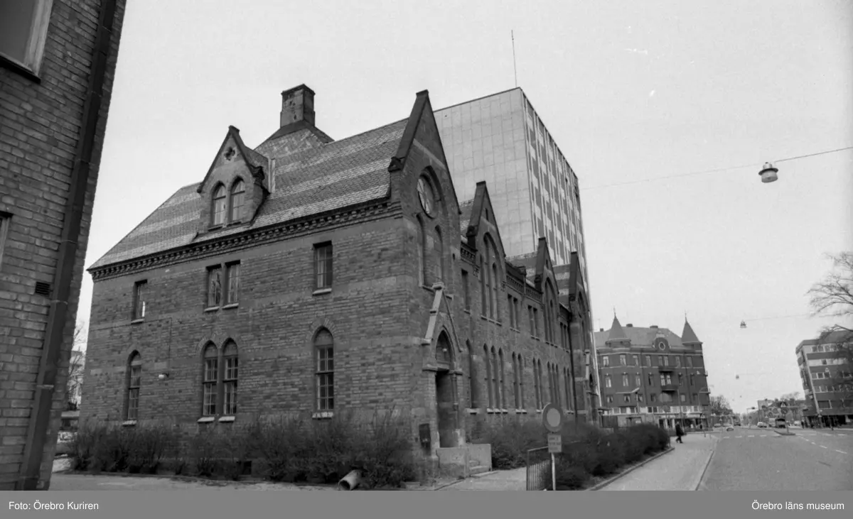 Gammal skola, 13 april 1974 Byggnad var uppförd på Trädgårdsgatan i ...