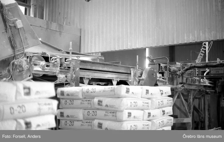 Björka mineral, förpackningsmaskin, i Lillkyrka socken. Björka mineral ...