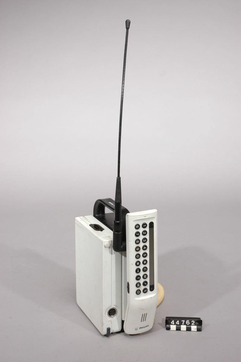 Mobiltelefon - Tekniska museet / DigitaltMuseum