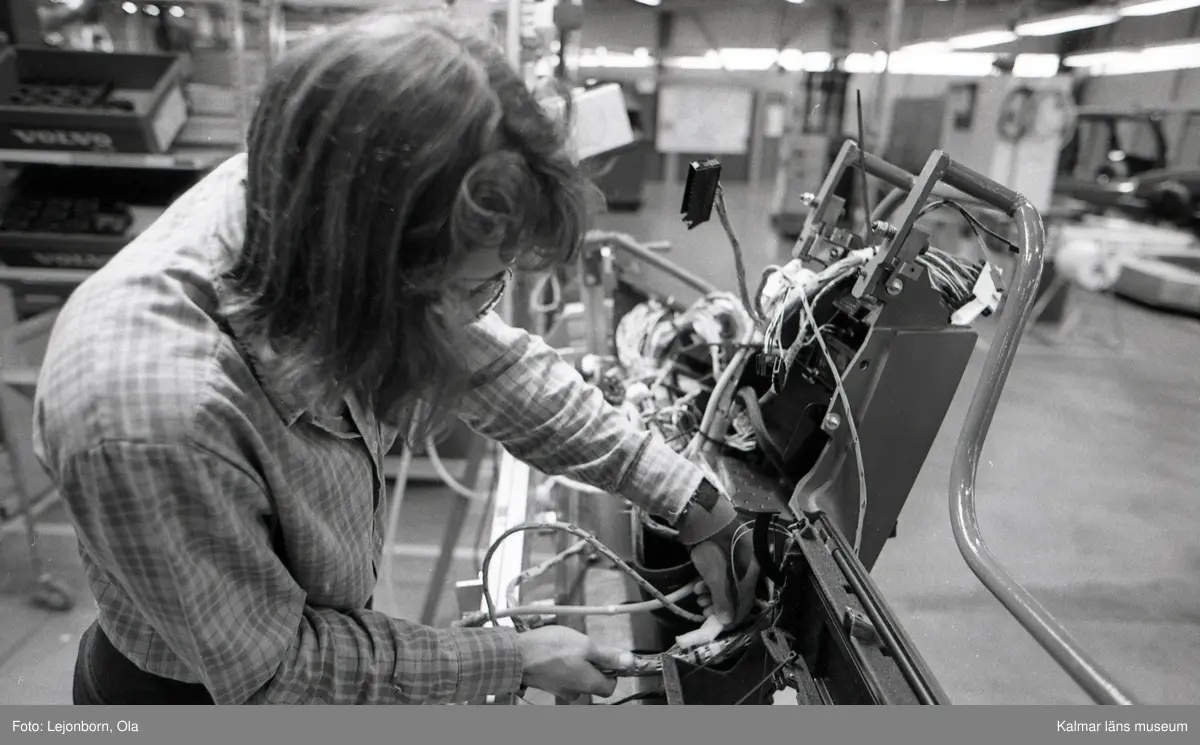 Montör vid Volvo Kalmarverken. - Kalmar läns museum / DigitaltMuseum