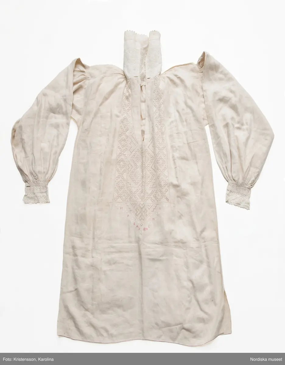 Skjorta - Nordiska museet / DigitaltMuseum