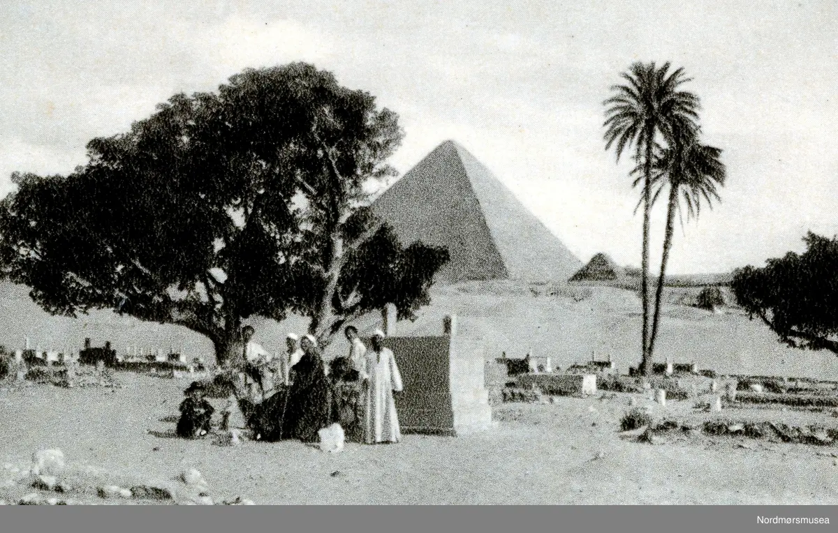 Fra pyramidene i Giza, Egypt. Fra Nordmøre museums fotosamlinger ...