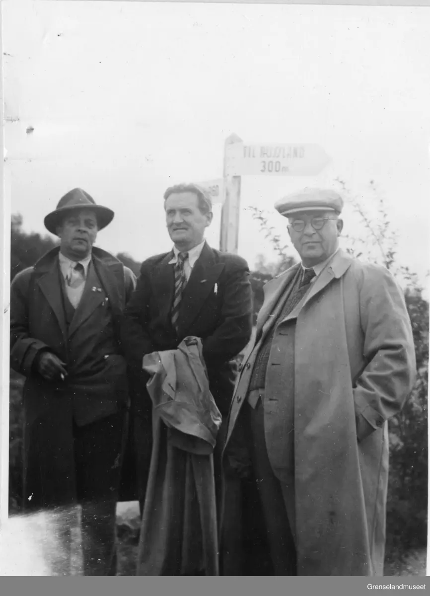 Storskog 1947. Fv: Journalist Hans K. Svendsen "Viking" Chicago ...