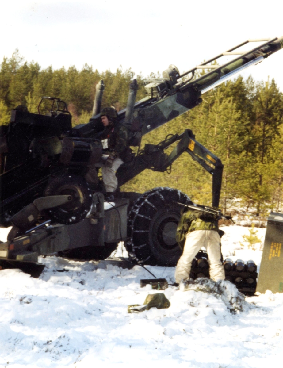 Haubits 77. 15,5 cm. Skarpskjutning, A 9. - Miliseum / DigitaltMuseum