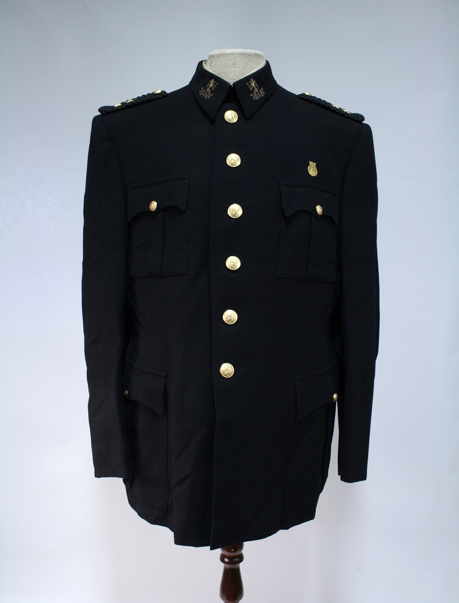 Politiuniform M/1946 - Justismuseet / DigitaltMuseum