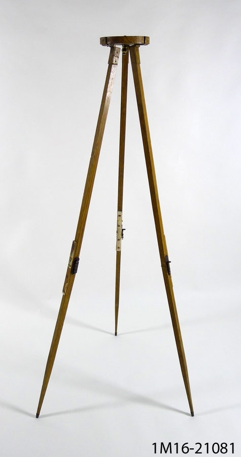 Stativ - Västergötlands museum / DigitaltMuseum