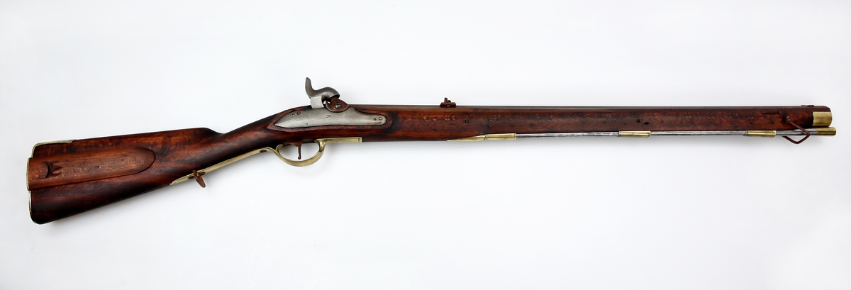 Gevær - rifle - Anno Glomdalsmuseet / DigitaltMuseum