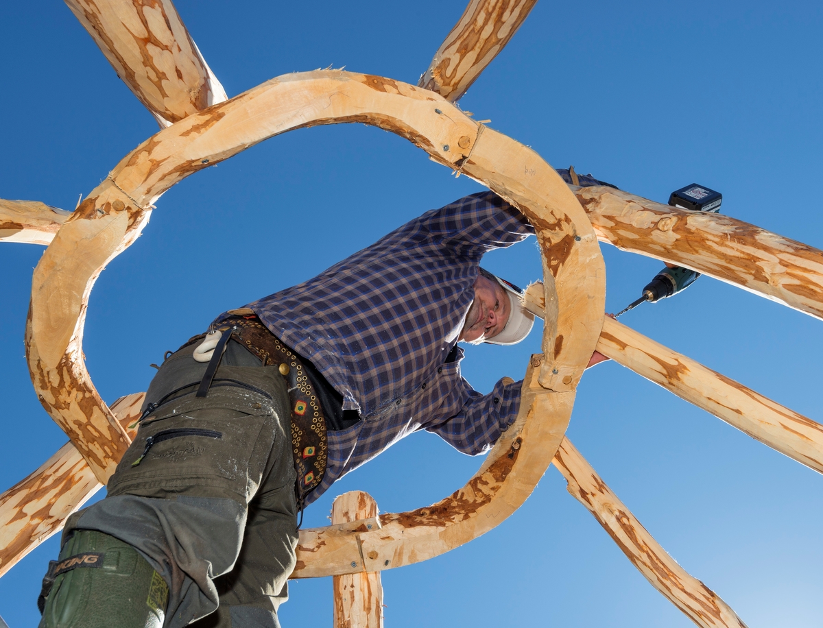 Bilde tatt under arbeidet med å bygge en rekonstuksjon av Daniel ...