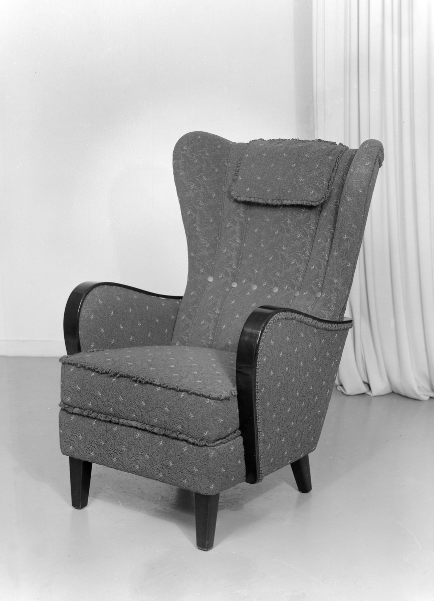 Lenestol. Ørelappstol. - Møbelmuseet / DigitaltMuseum