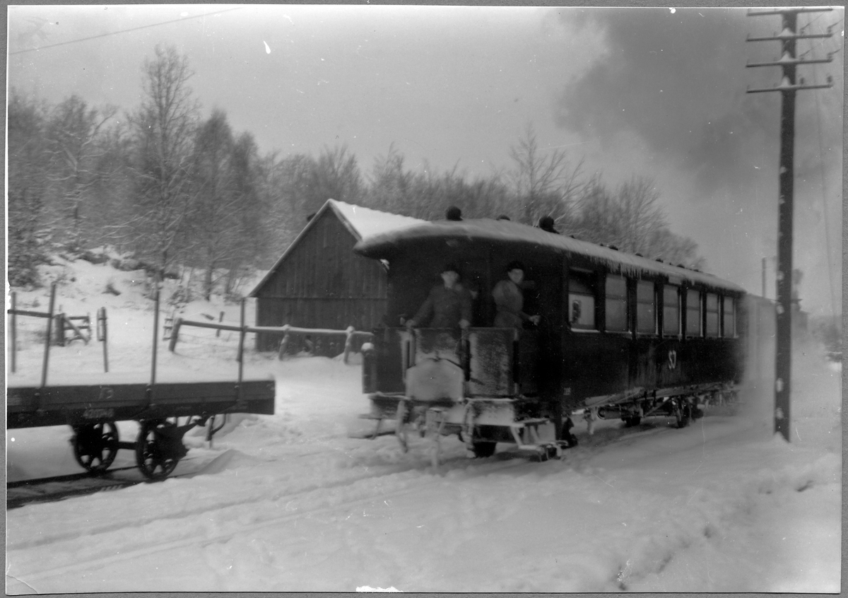Persontåg på linjen mellan Sandbäck och Olofström. Blekinge Kustbanor ...