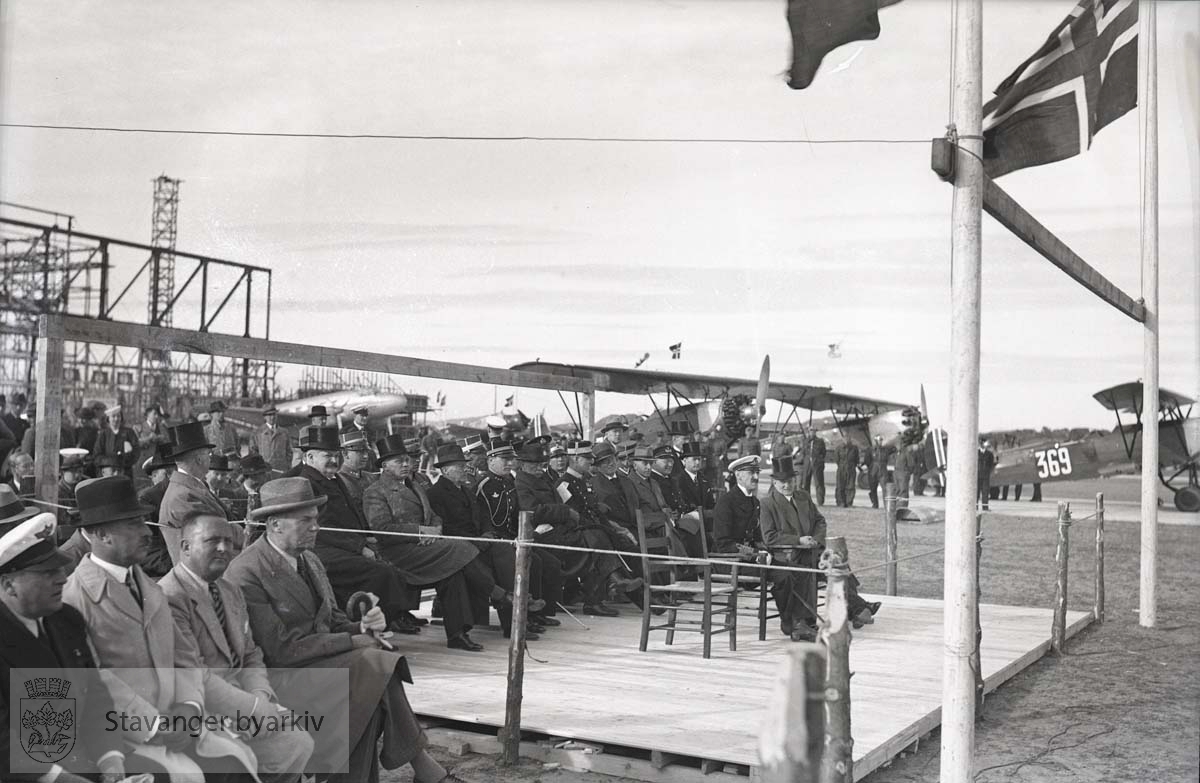 Fra åpningen av Sola Flyplass - Stavanger byarkiv / DigitaltMuseum
