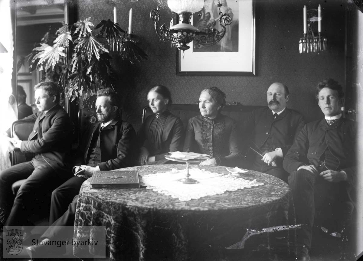 Besøk hos Laura Eckhoff - Stavanger byarkiv / DigitaltMuseum