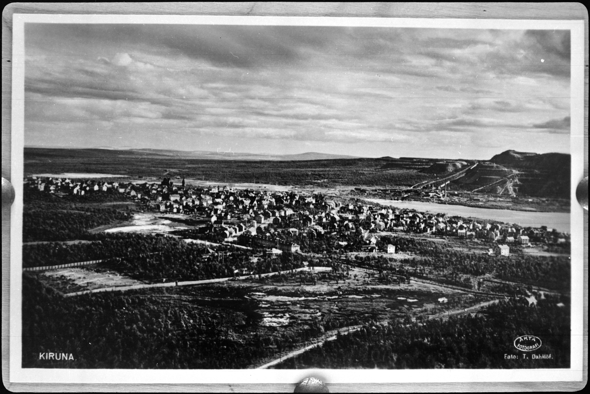 Vy över Kiruna. Bilden är tagen från Kirunavaara. - Järnvägsmuseet ...