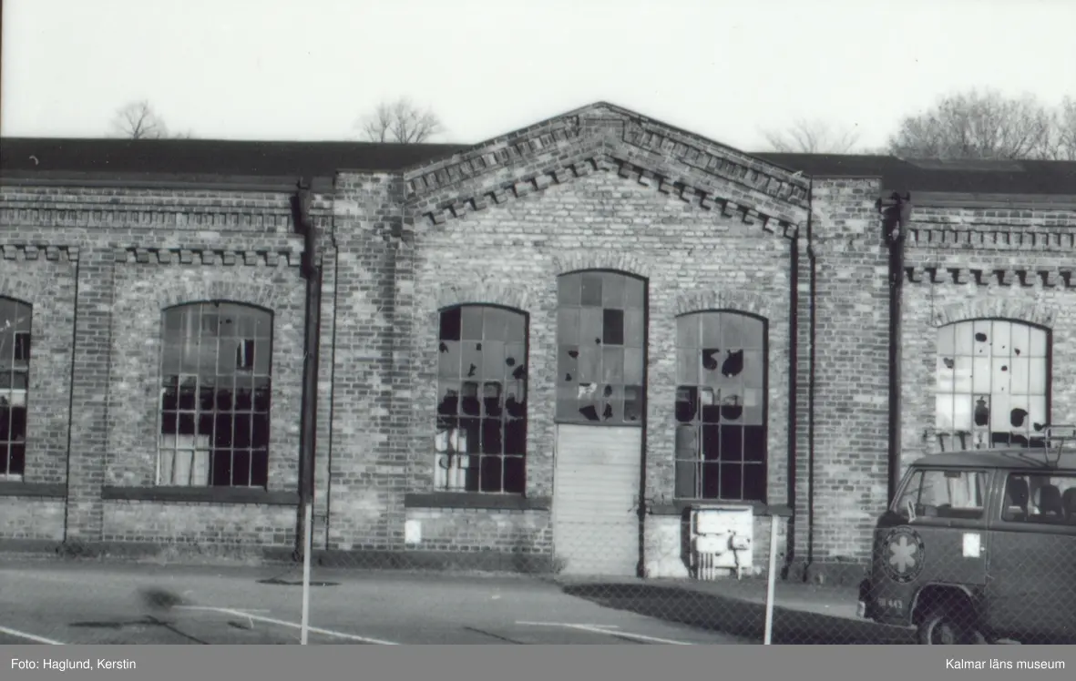 SJ:s verkstad i f.d lokstallet under ombyggnad. - Kalmar läns museum ...