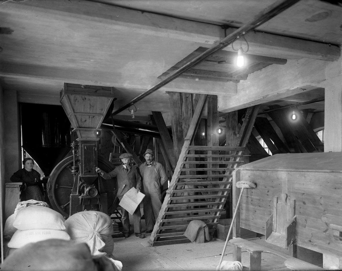 Grimstadbilder - Aust-Agder museum og arkiv – KUBEN / DigitaltMuseum