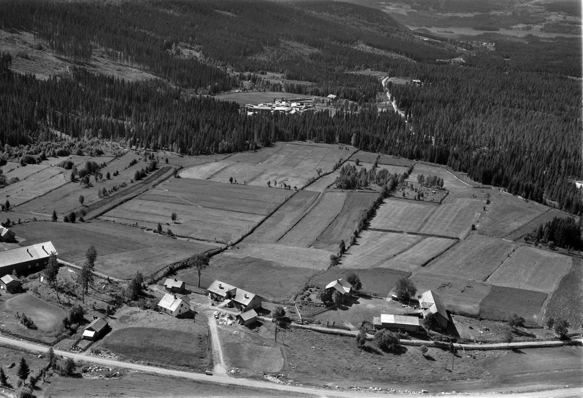 Flyfoto av Lindberg vestre, Næroset, Ringsaker. - Anno Domkirkeodden ... Flyfoto av Lindberg vestre, Næroset, Ringsaker. - Anno Domkirkeodden ...