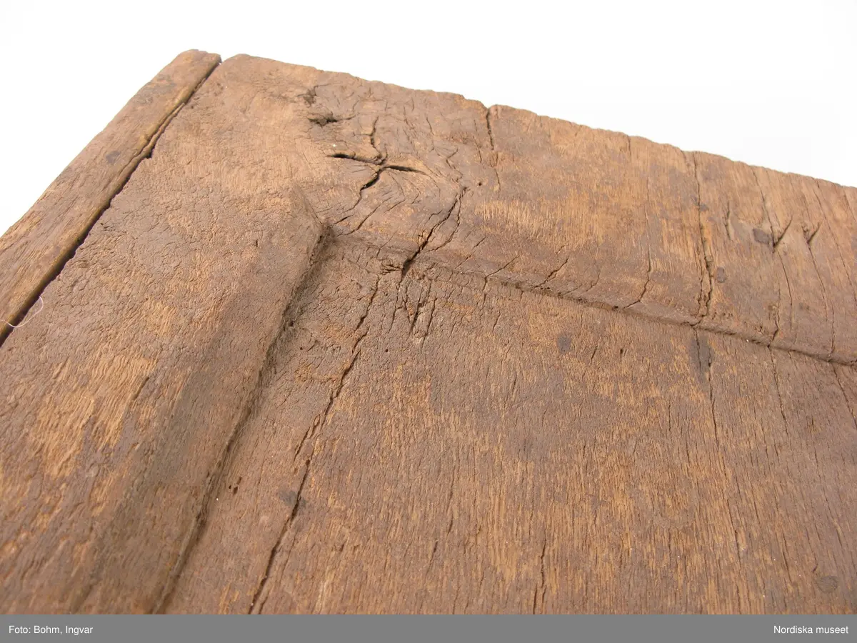 Kista med gotisk ornamentik från Fogdö kyrka, Södermanland. Inv.nr NM ...