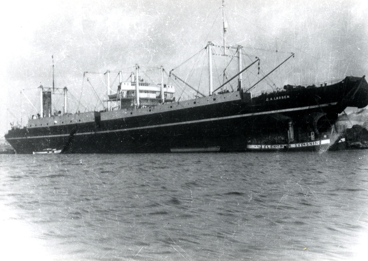 D/S C. A. Larsen (Ex. San Gregorio)(b.1913, Swan, Hunter & Wigham ...