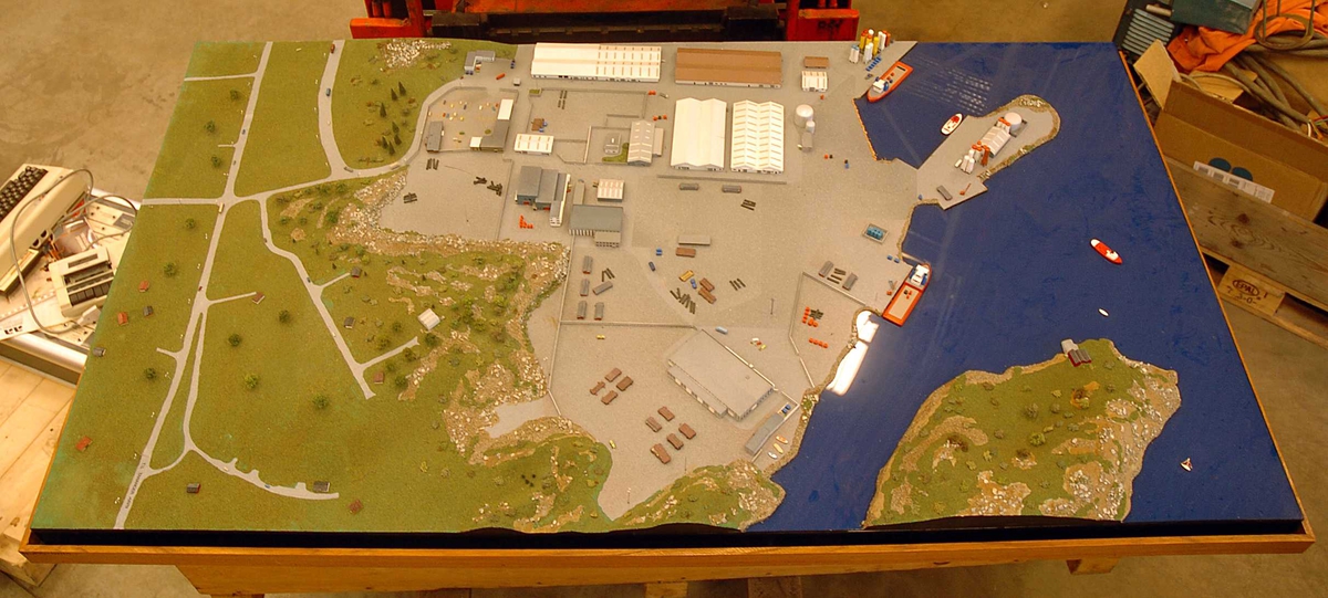 Modell Norsco-basen - Norsk Oljemuseum / DigitaltMuseum