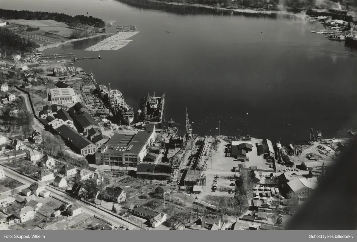 Moss verft på Jeløy i Moss, flyfoto 20. april 1961. Dette er samme ...