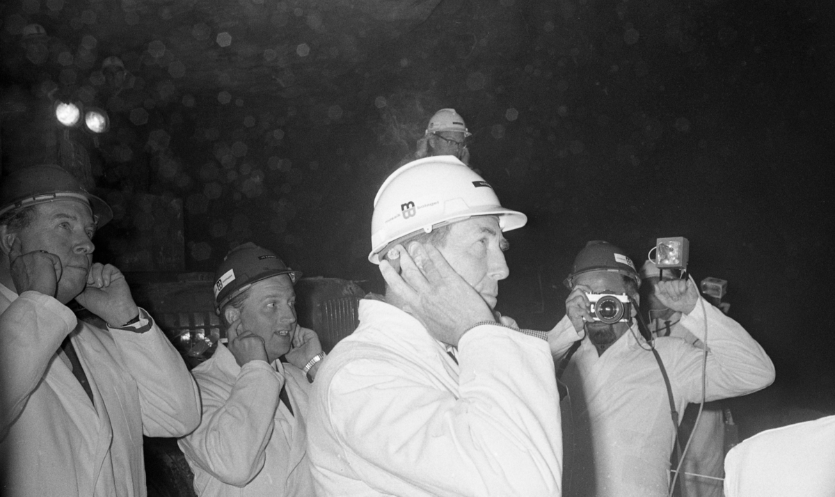 Marmor Gruvor 22 juni 1967 Längst fram på bilden står landshövding ...