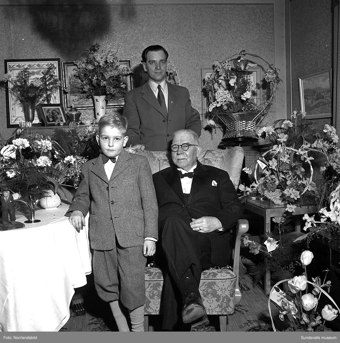 Målarmästare Carl Rupert Bonnströms 70-årsdag. Födelsedagsporträtt samt ...