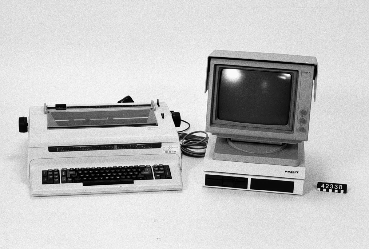 Skrivmaskin med ordbehandlare - Tekniska museet / DigitaltMuseum