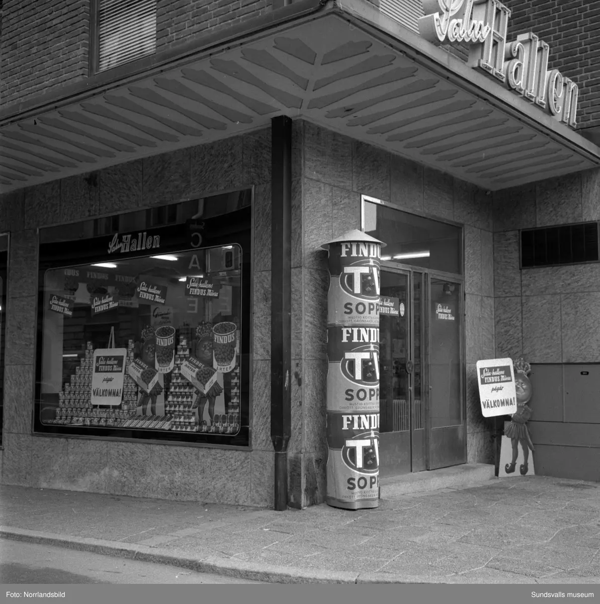 Findus-mässa på Nya Saluhallen med marknadsföring och provsmakning av ...