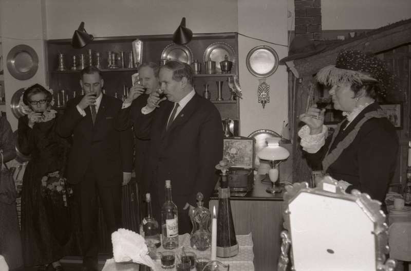 Gullsmed, Israel Riges kafé. Helge Seip - Museum Nord / DigitaltMuseum
