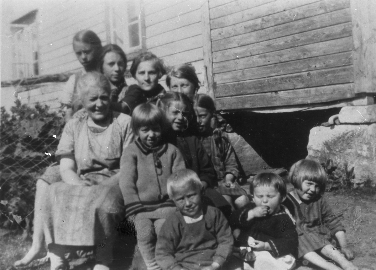 Gruppebilde fra Rubbestad ca 1927 Tranøy - Midt-Troms Museum ...