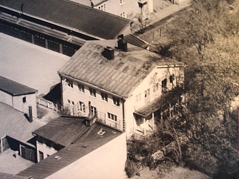 Orig. text: Axel-Karlson familjen. Villan på Drottninggatan 46. - Bild ...