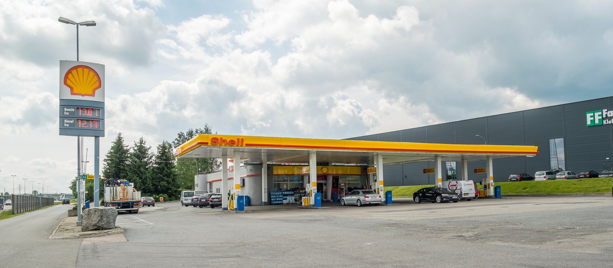 Shell bensinstasjon Prestmoen Kløfta Ullensaker. På sydgående side av ...