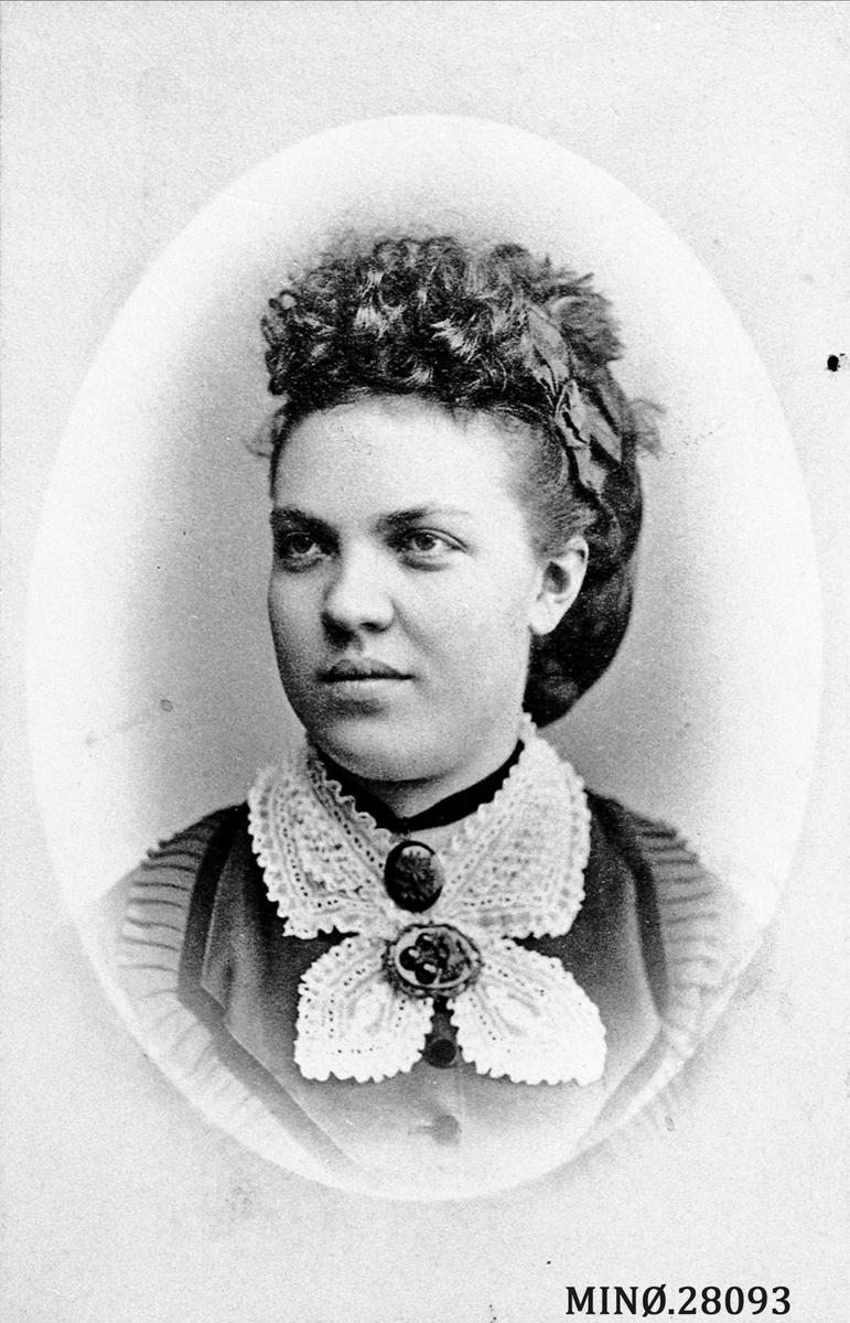 Portrett av kvinne - fru Dorthea Ramsen, født Tangen. Datter av ...