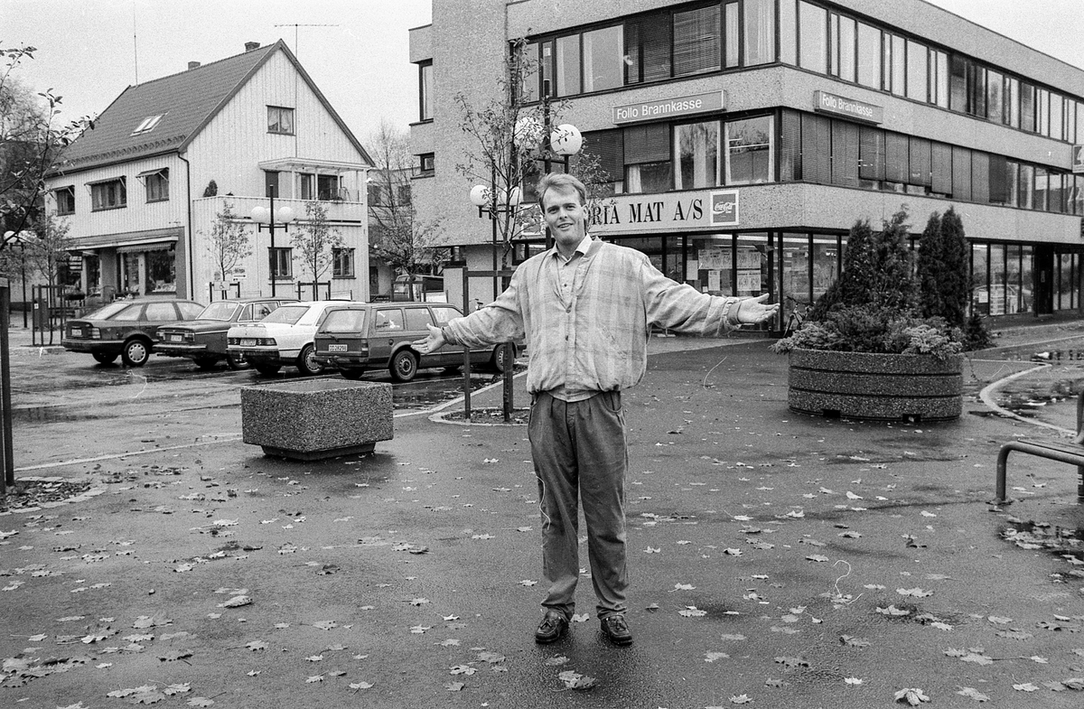 Ås sentrum, Magnhild Reisæter og Greger Hansen, formann i Ås ...