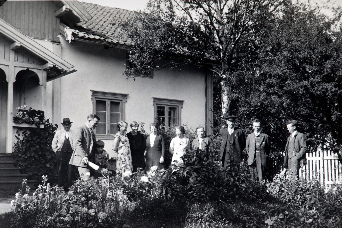 Knapholen, Romedal, ca. 1934. F.v. Christian Pedersen, Conrad Pedersen ...