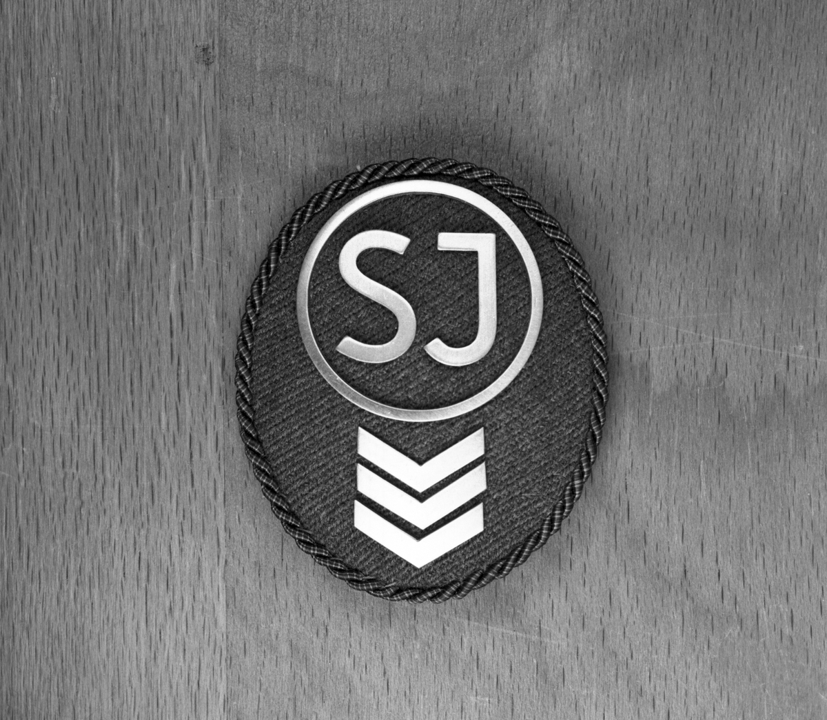 Statens Järnvägar, SJ emblem som har gradbetecknings betydelse ...