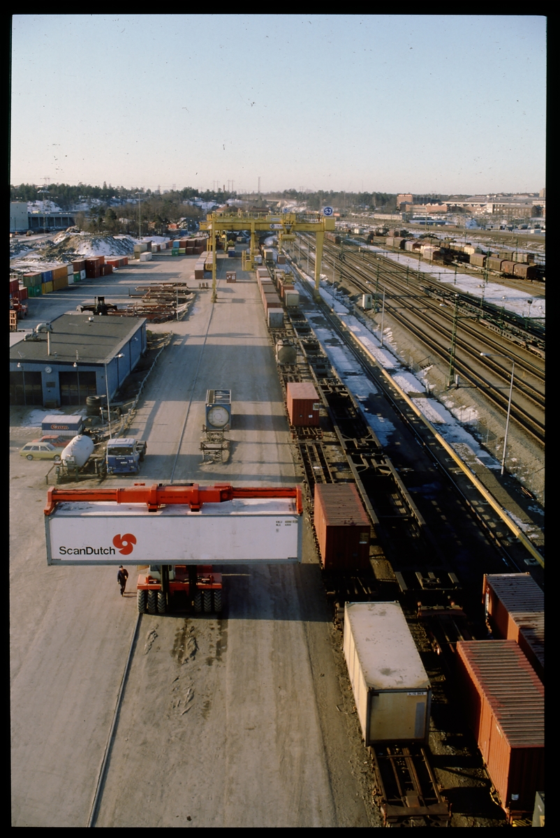 Förflyttningar av containers. - Järnvägsmuseet / DigitaltMuseum