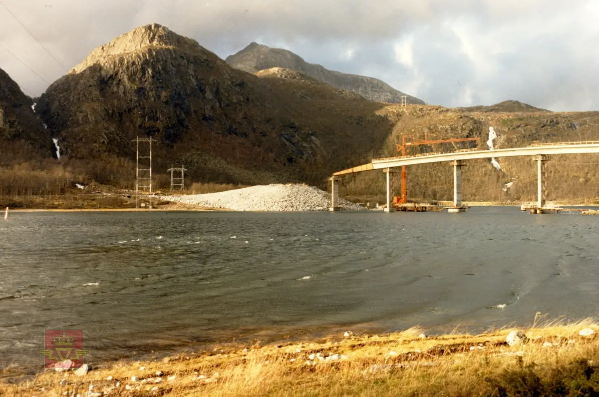 Ramsundbrua ved Tjeldsund under bygging 1986 - Norsk vegmuseum ...