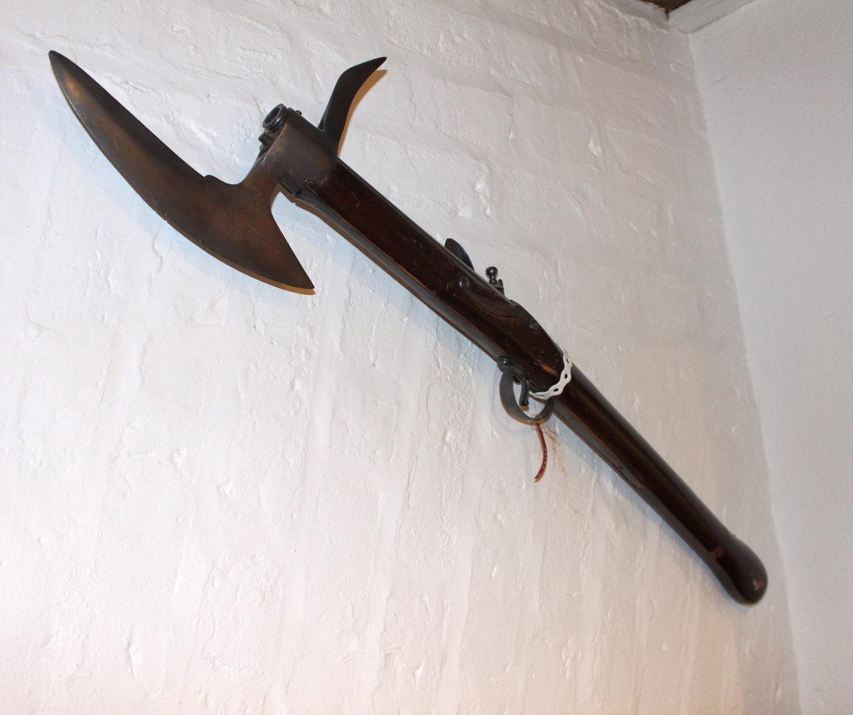 Karabin med flintlås, stridsøks og entrepigg - Forsvarets museer ...
