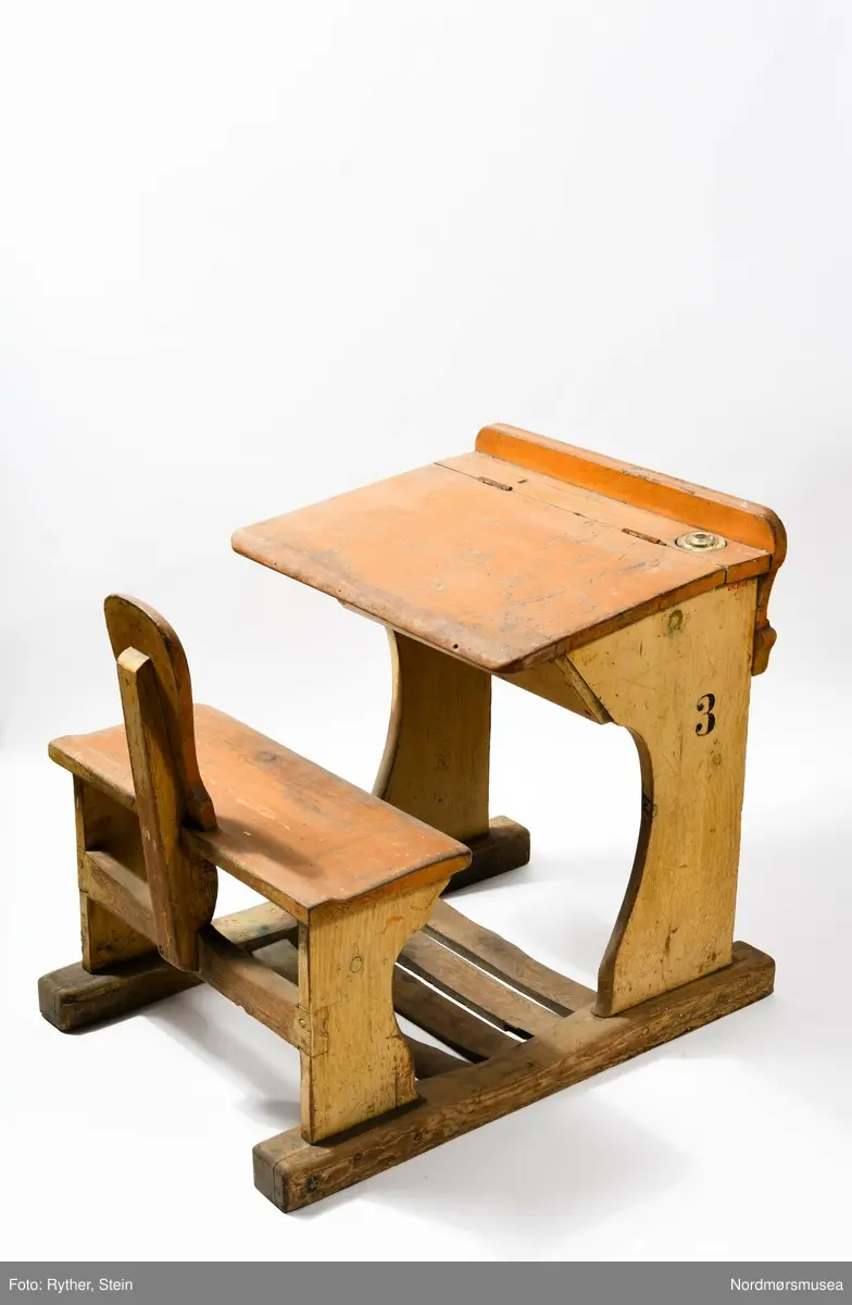 Pult - Nordmørsmusea / DigitaltMuseum