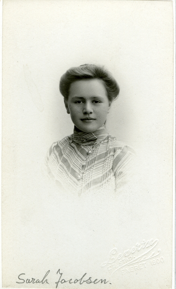 Fredrikstad, Vestsiden, Sarah Jacobsen (f. 09.09.1885), datter av ...