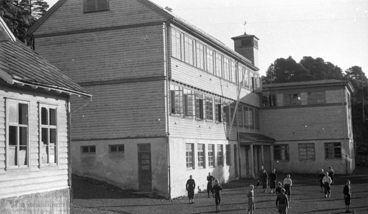 Slett@romsdalsmuseet - Romsdalsmuseet / DigitaltMuseum