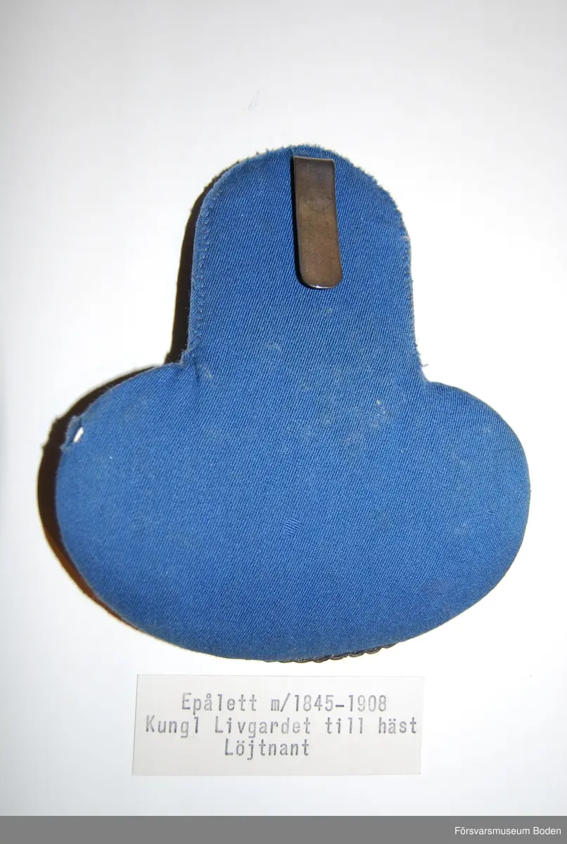 Epålett m/1845-1908 - Försvarsmuseum Boden / DigitaltMuseum