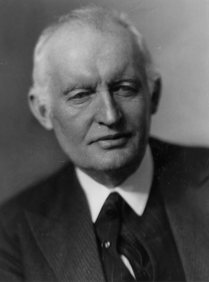 Kunstneren og maleren Edvard Munch fotografert av Anders Beer Wilse i ...