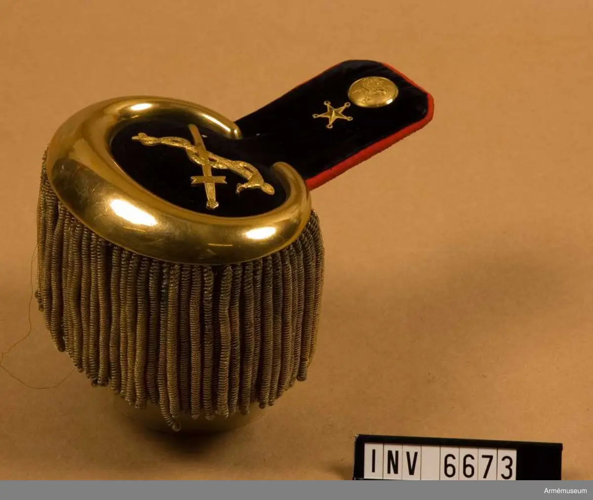 Epålett m/1876 - Armémuseum / DigitaltMuseum